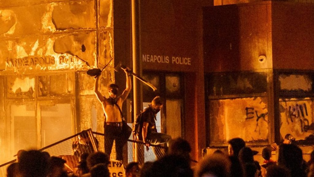 George Floyd protestoları: Minneapolis'ta gösteriler nasıl başladı ...