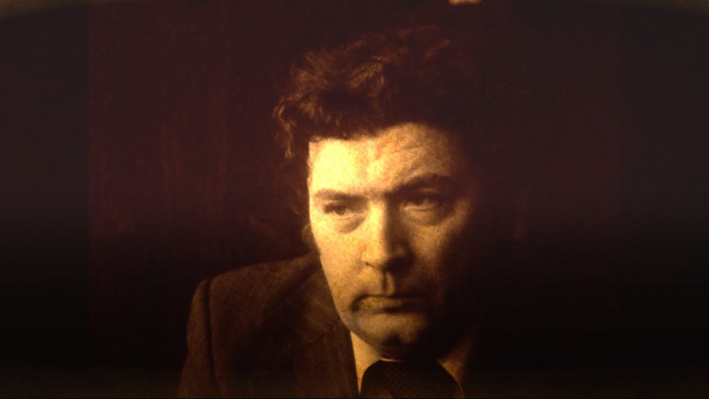 John Hume: Nobel Peace Prize winner dies aged 83 - BBC News