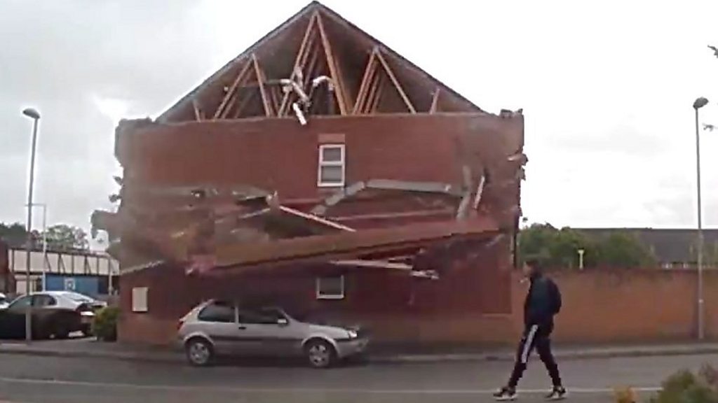 Falling Down Buildings Portsmouth: House Collapses 'moments After