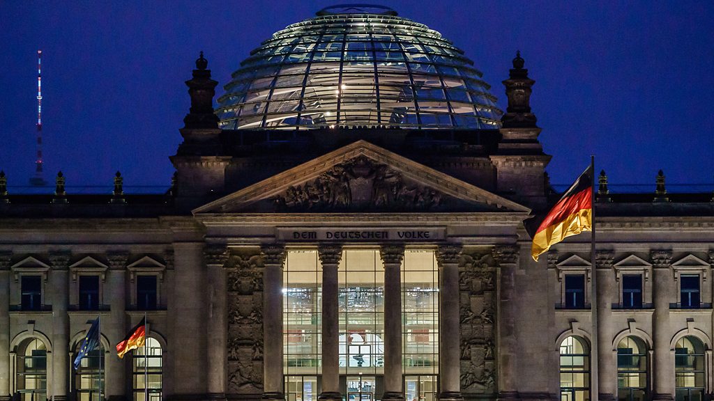 The World Tonight - Last main rallies ahead of German election - BBC Sounds