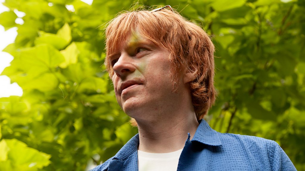 Front Row - Musician Carwyn Ellis performs; The Rules of Art ...