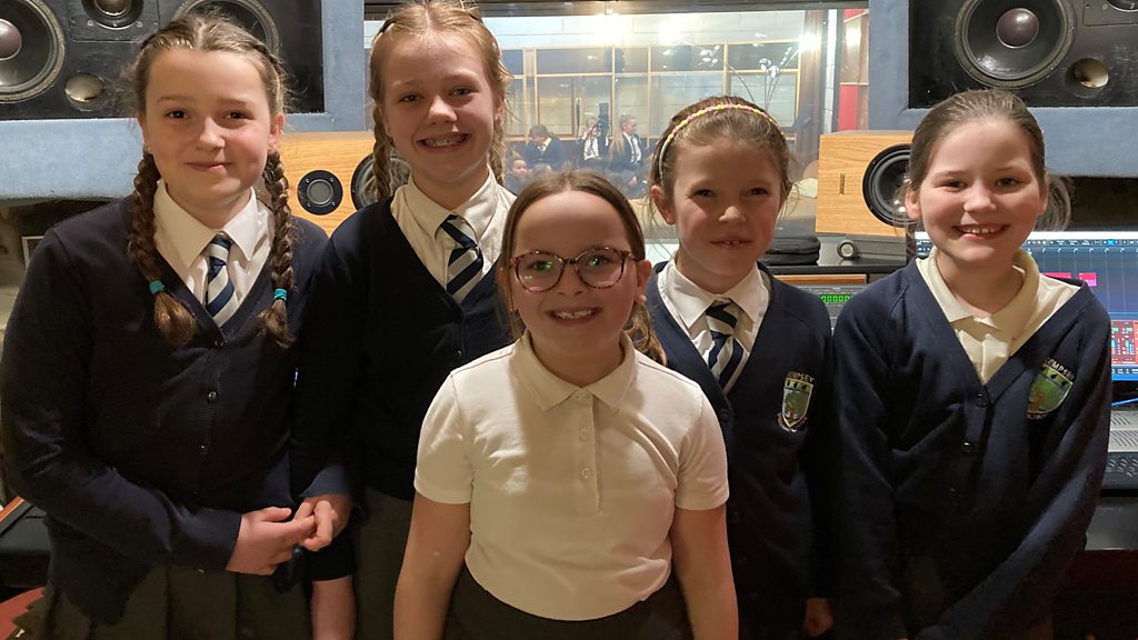 Elliott Webb - Let's sing for our King! Kempsey Primary School pupils ...