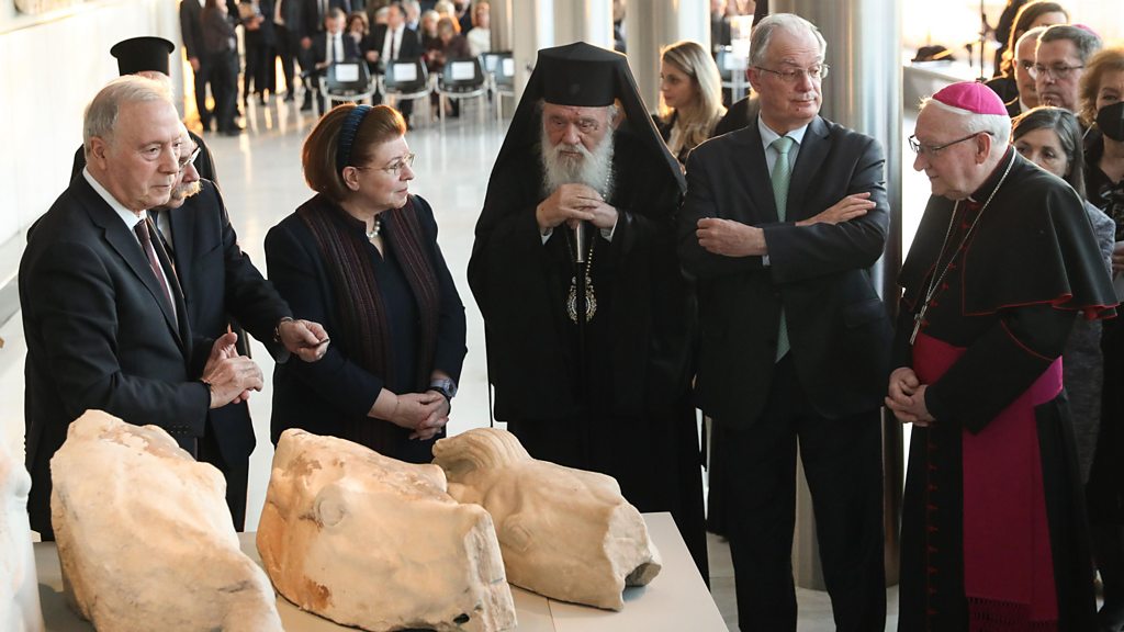 Unspun World with John Simpson - Is it time to return looted art? - BBC ...