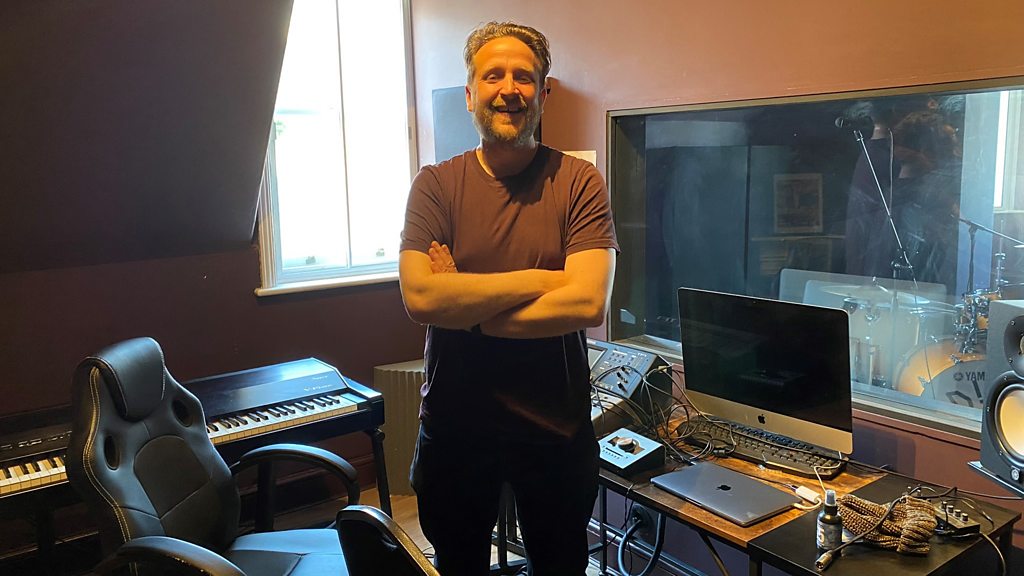 Nick Roberts - Barry Hyde - BBC Sounds