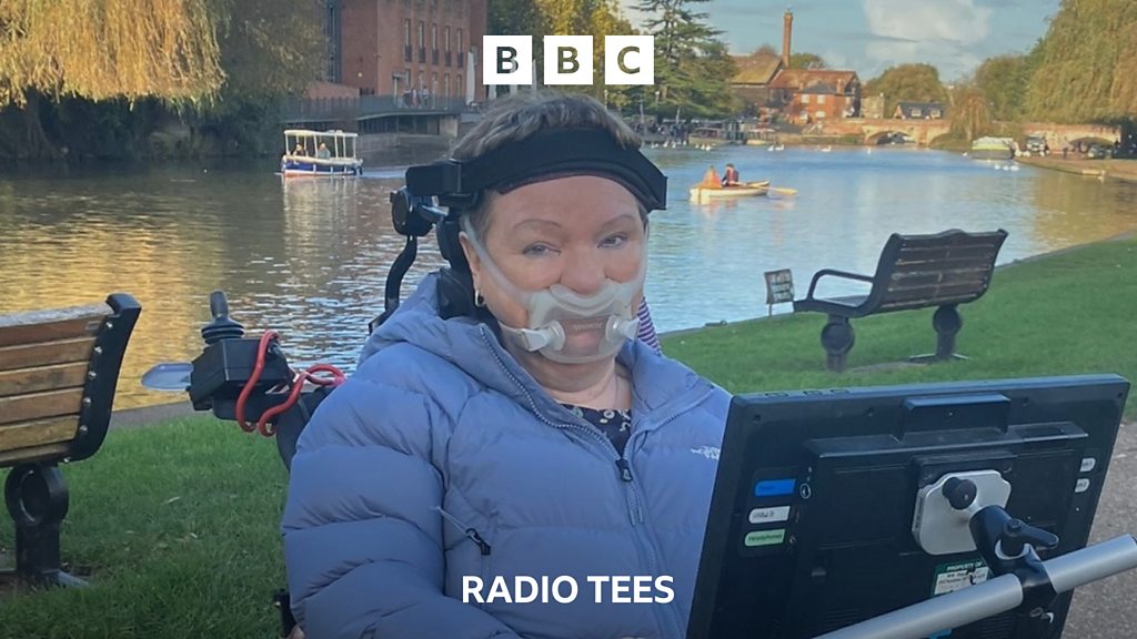 The Richmond artist who paints with her eyes - BBC Sounds