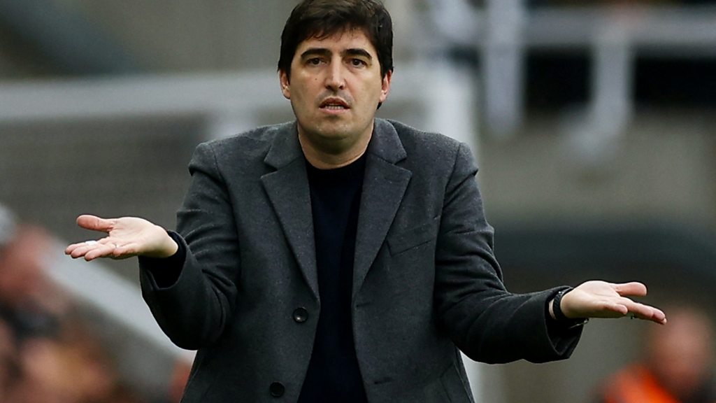 AFC Bournemouth - Cherries: Iraola shares frustrations at VAR penalty ...