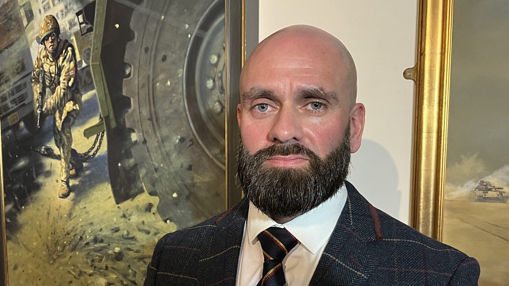 Ben Prater - Decorated war veteran unveils Conspicuous Gallantry Cross ...