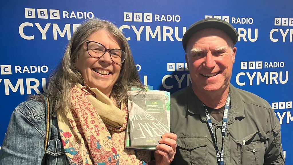 Rhys Mwyn - "Mae hi'n marmite, ond dwi'n ffan ohoni". - BBC Sounds