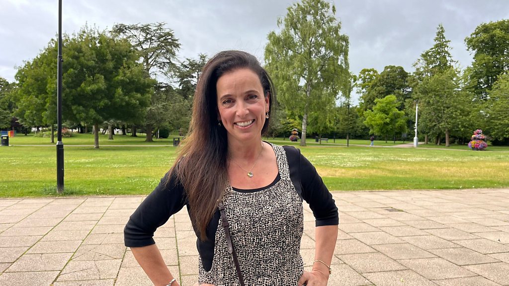 Andy Collins - How a Bedfordshire woman composed her own Bond song ...
