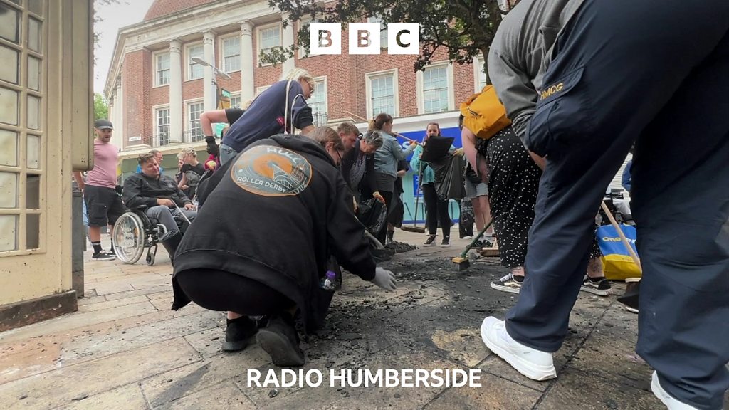 Community cleans up after Hull disorder - BBC Sounds