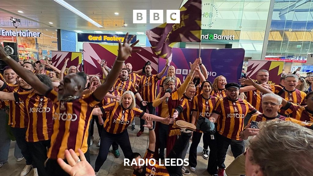 Bantam of the Opera - The Bantam of the Opera Flash mob... The reaction ...