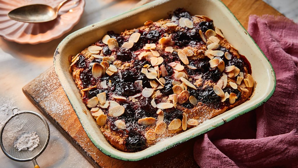 Breakfast bakewell? Try these cherry baked oats