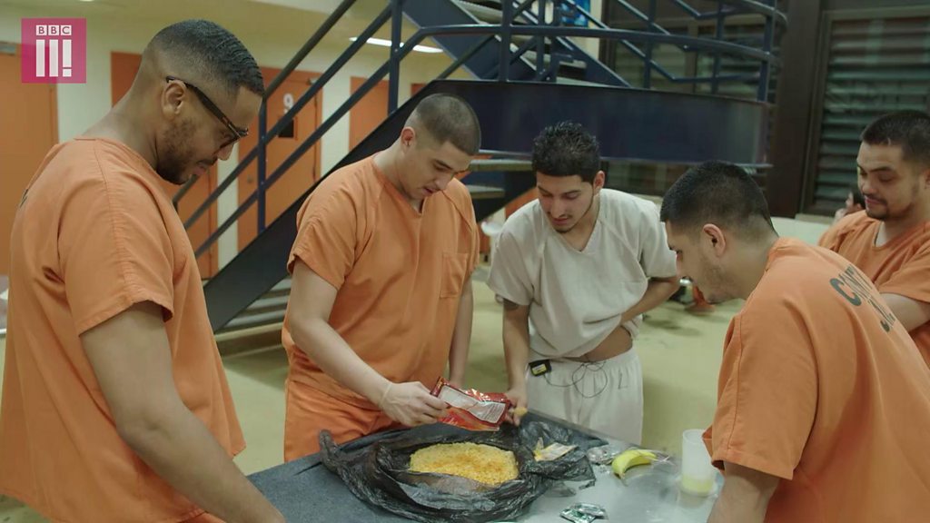 Reggie Yates learns how to make a prison pizza - BBC Three
