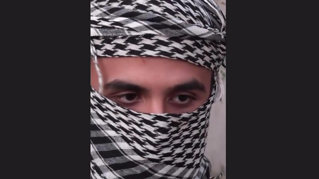 Inside the camp for IS defectors in Syria - BBC News