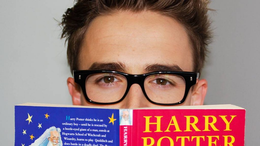 Share your book selfies for #LovetoRead Weekend - BBC Three