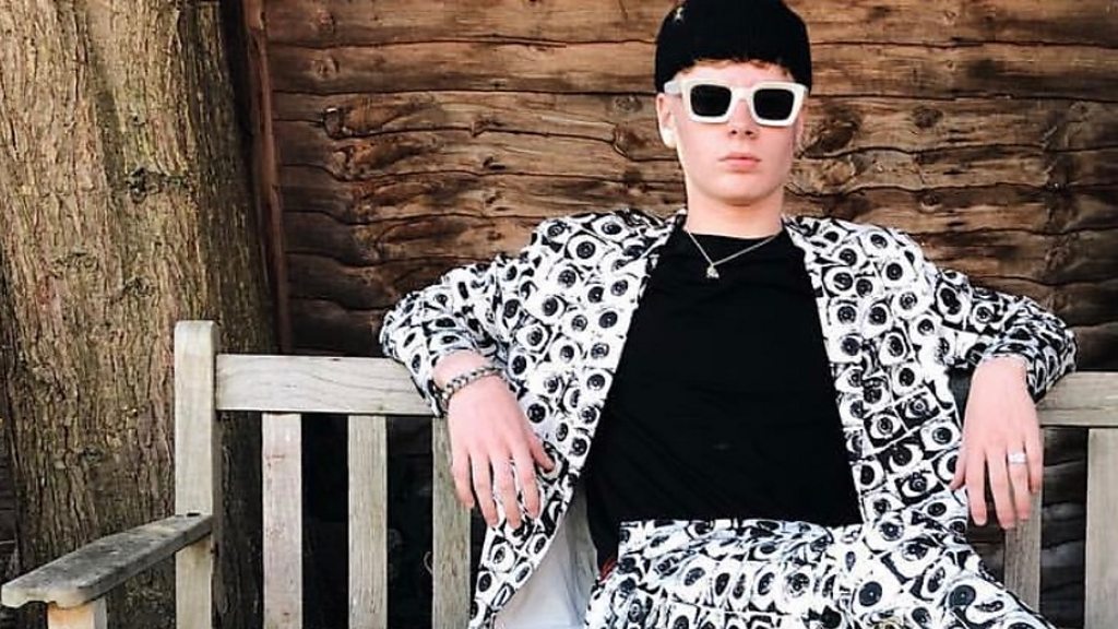 Fashionable teen Leo talks Instagram and going global - BBC News
