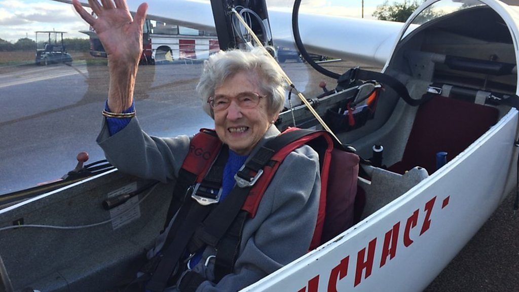 99-year-old woman takes to the skies in glider