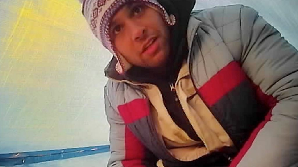 Footage shows people-smuggling plans over Channel crossing - BBC News