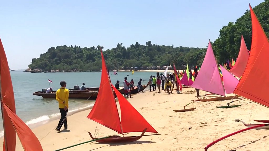 How to sail a Malay jong boat... - BBC News