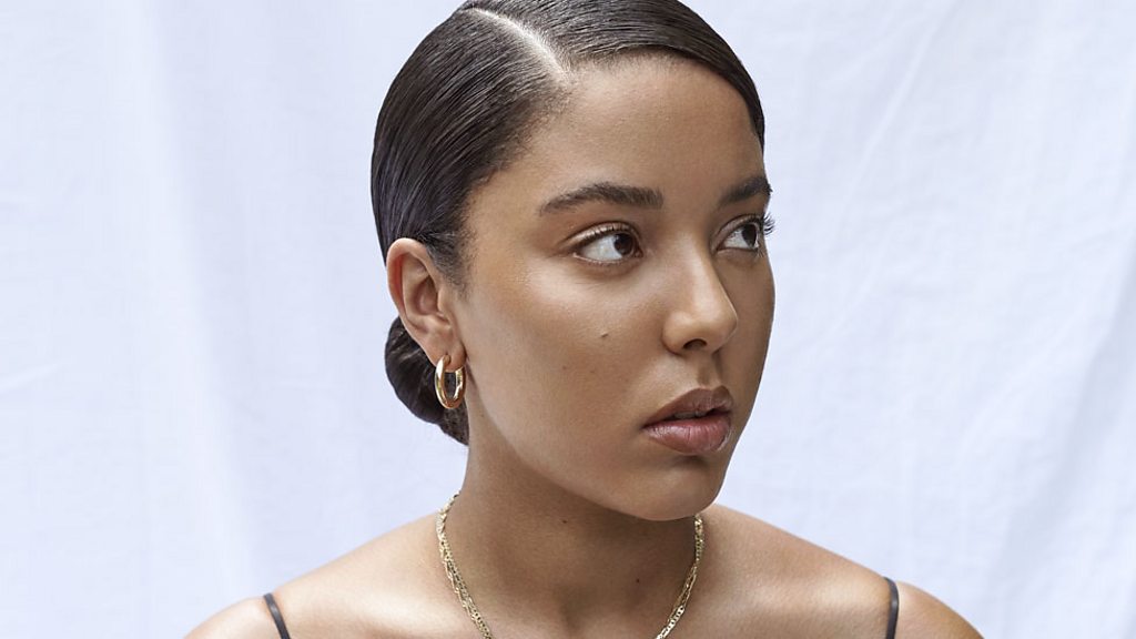 Grace Carter is number 3 in the BBC Sound of 2019 poll - BBC News