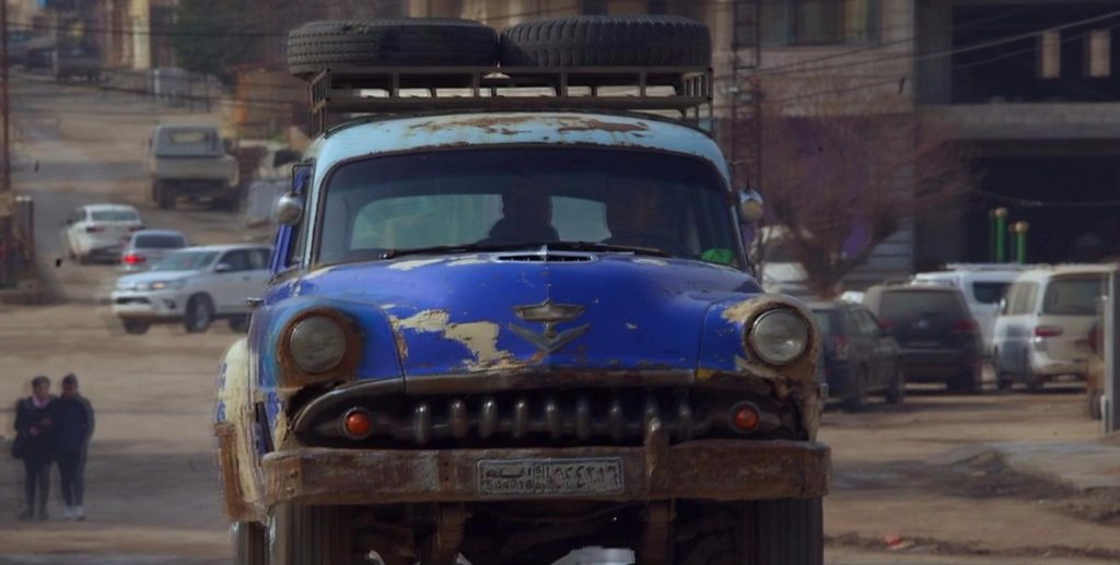 The 1950s classic car turning heads in Syria - BBC News
