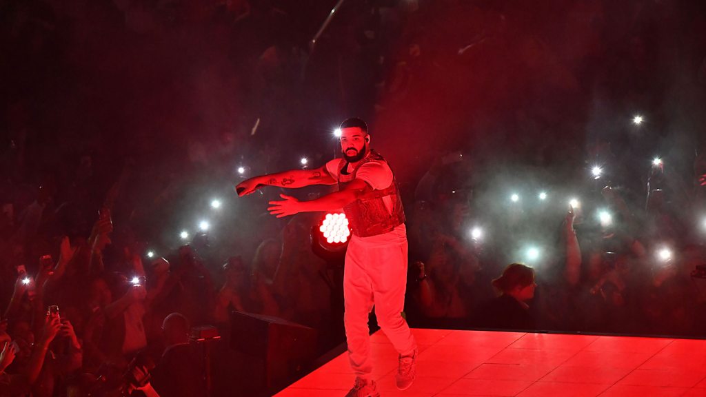 Drake is the latest star to head to Sin City - BBC