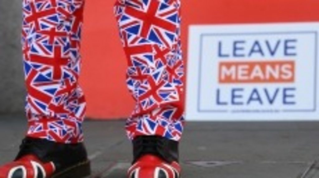 Leave campaigners march 270 miles for Brexit - BBC News