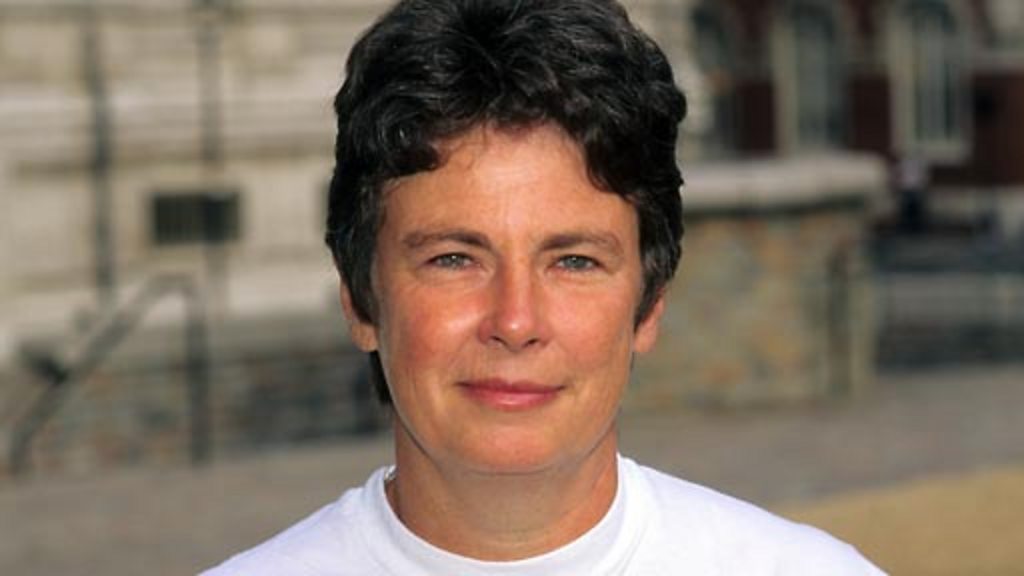 1999: Stonewall's chief executive discusses its history - BBC