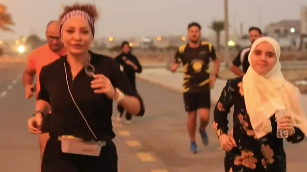 Women in Saudi Arabia run 'anywhere, at any time' - BBC News