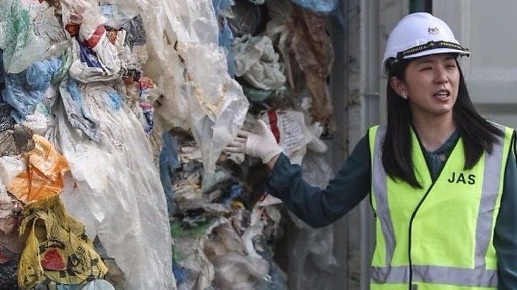 Malaysia bans 'recycled' waste