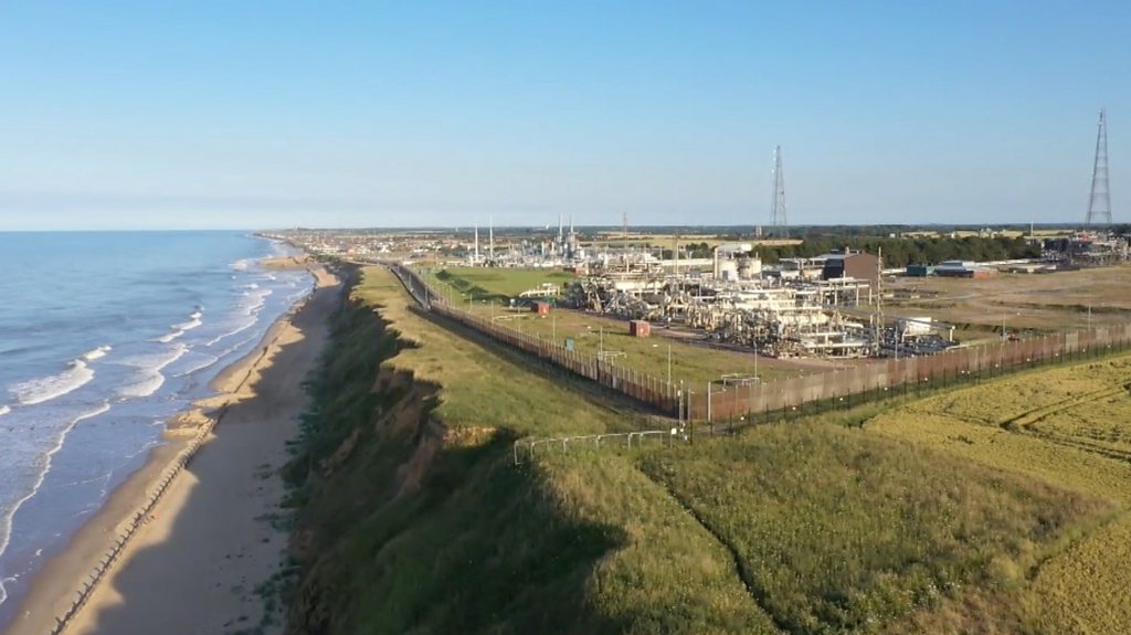 How sand could save this gas terminal - BBC News