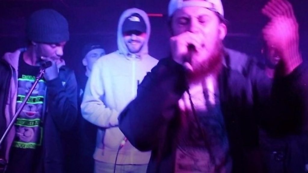 Rapper v wrappers - BBC News