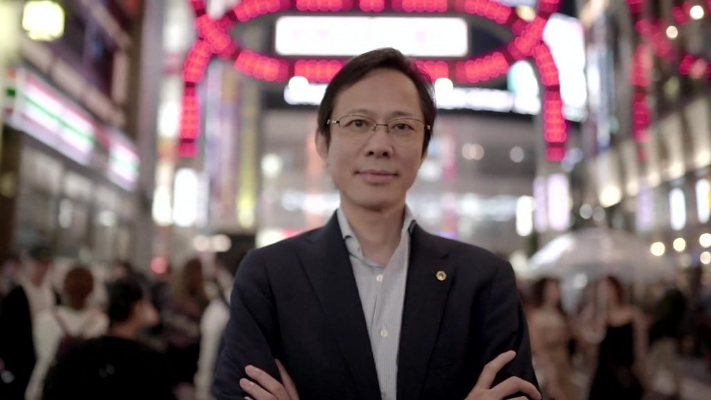 'I'll represent gigolos and barmaids' - BBC News