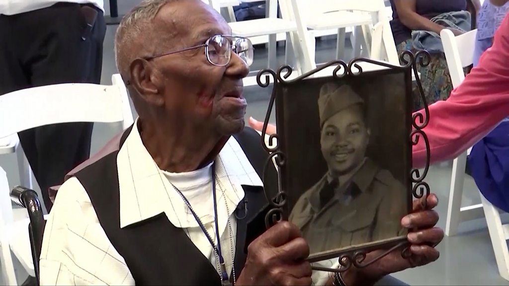Oldest US WW2 veteran celebrates 110th birthday - BBC News