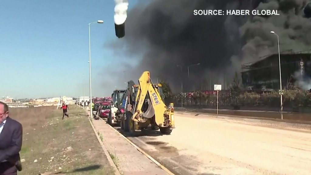 Huge explosion at Turkish chemical factory - BBC News