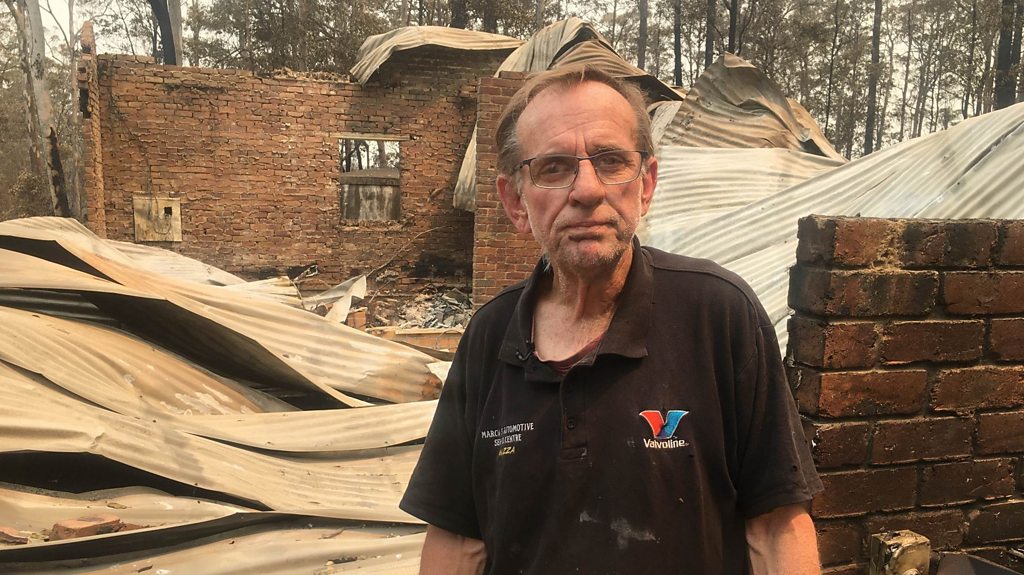 'Whole house just exploded' in Australia bushfires - BBC News
