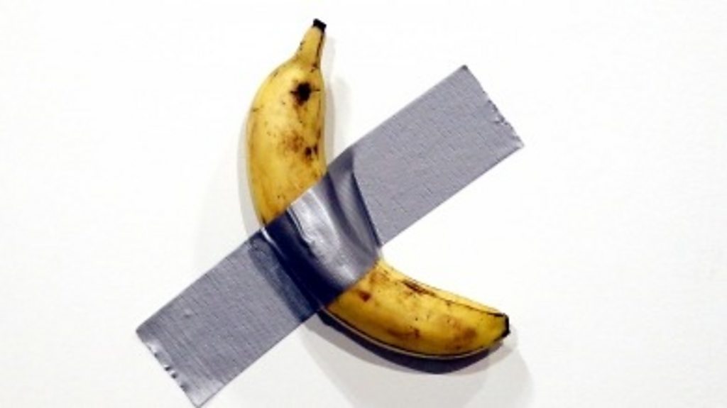 David Datuna: Artist eats $120,000 banana art at gallery