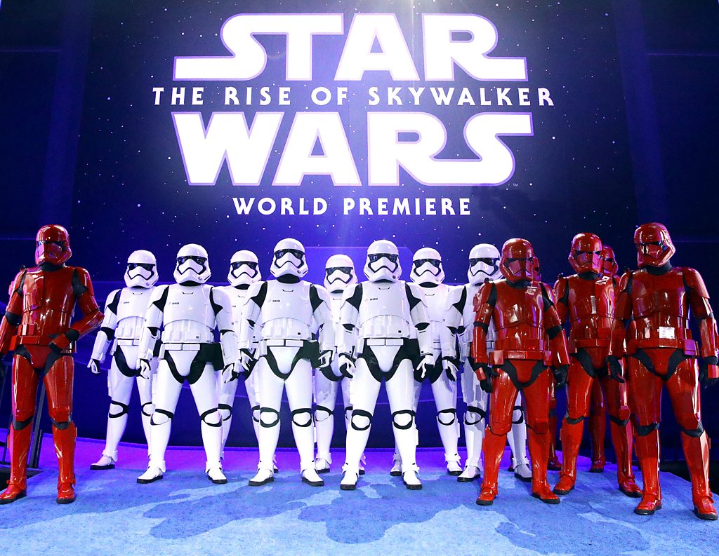 Out in force for Star Wars premiere - BBC News