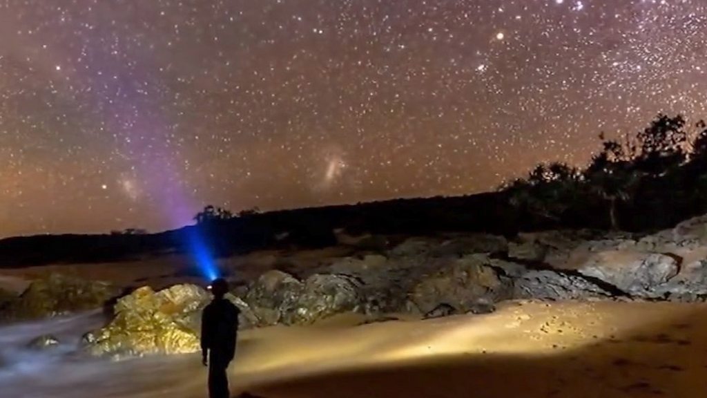 Australia's beautiful night sky - BBC News