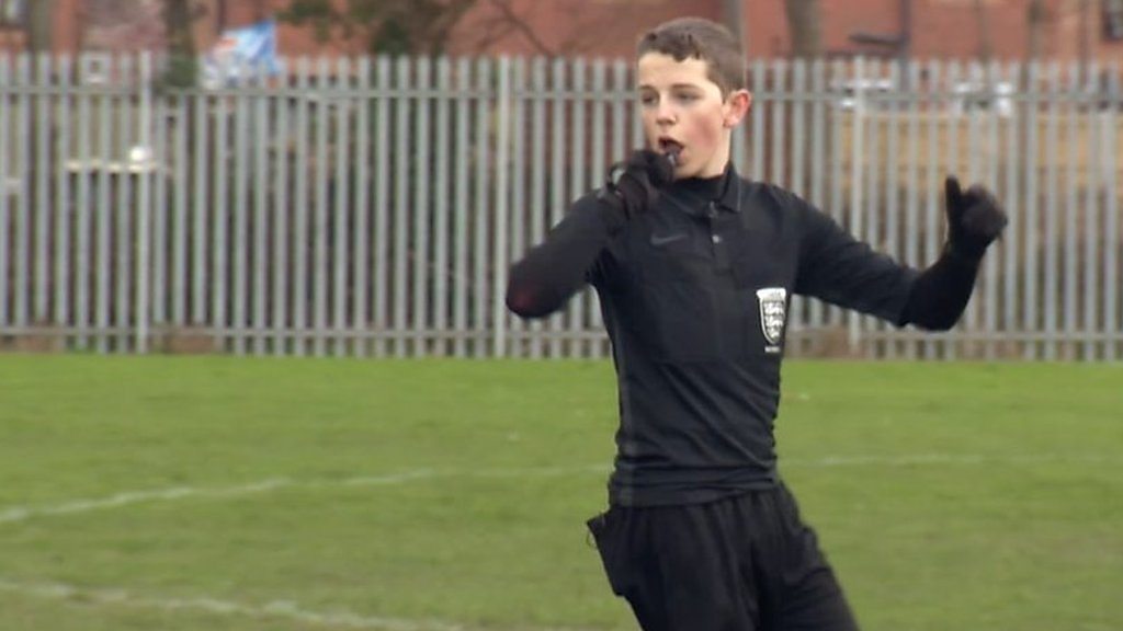 Teen referees 'face threats from parents' - BBC News