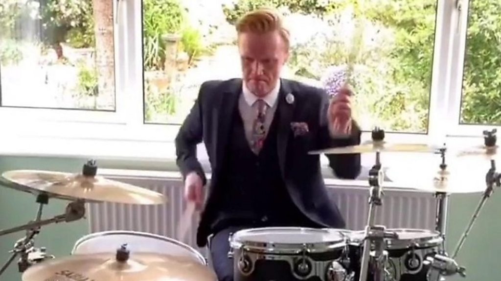 Weatherman causes a storm... - BBC News