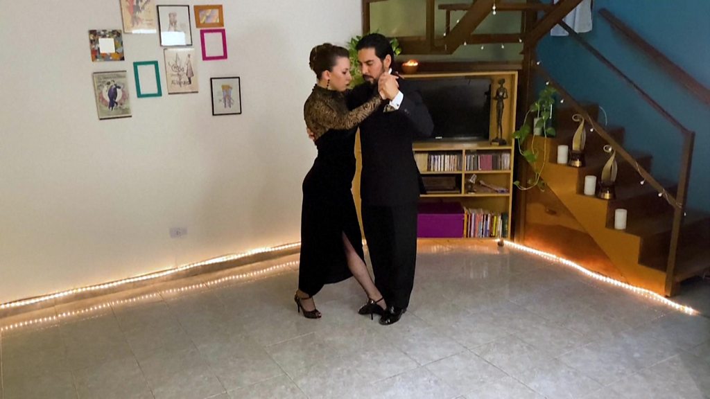Tango competitors take to the living room floor - BBC News