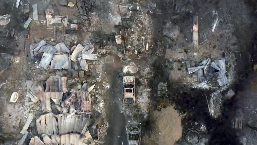 An aerial view of US wildfire destruction - BBC News