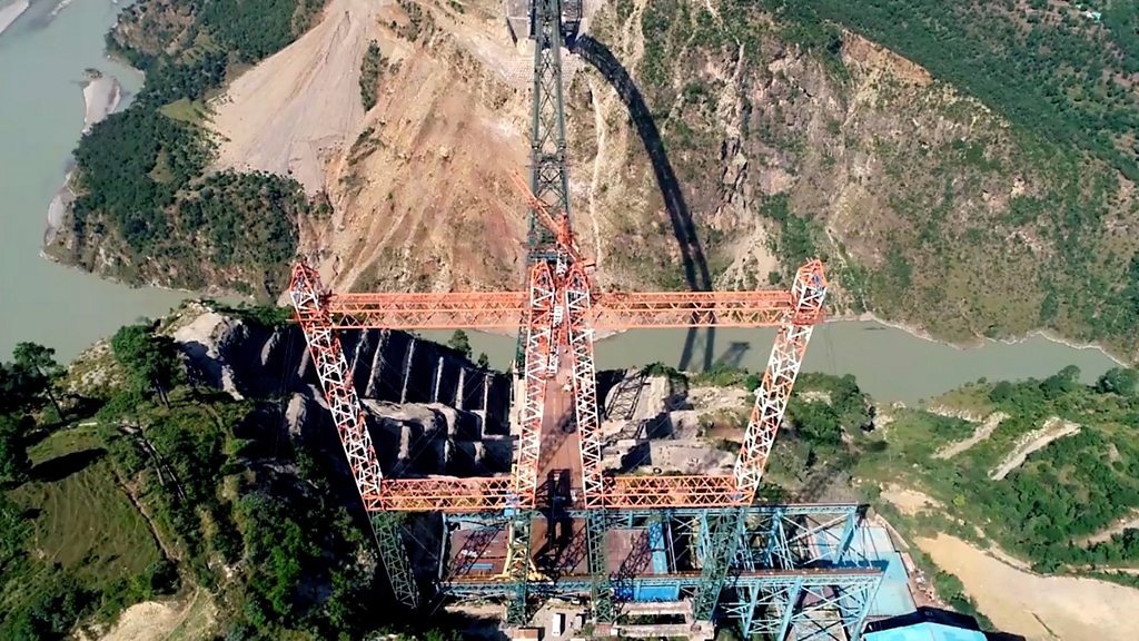 A close look at the highest railway bridge in the world