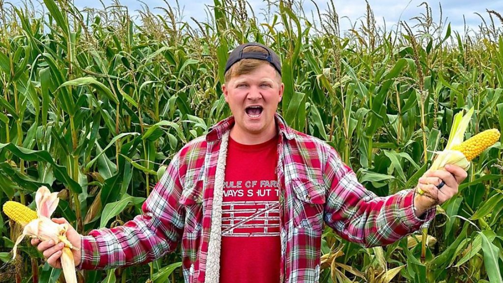 'No flat caps': The young farmers bucking stereotypes - BBC Three