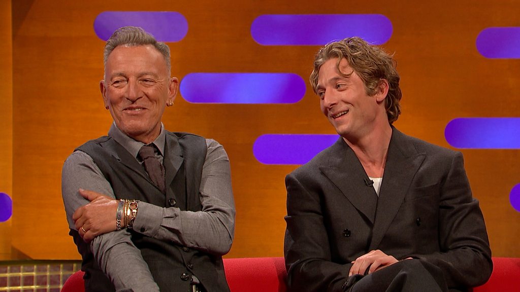 Bruce Springsteen watched Jeremy Allen White play him on set