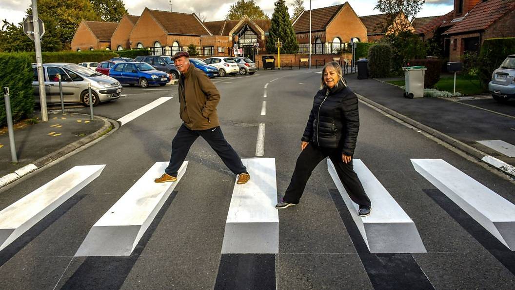 Would these floating 3D zebra crossings slow you down? - BBC Three
