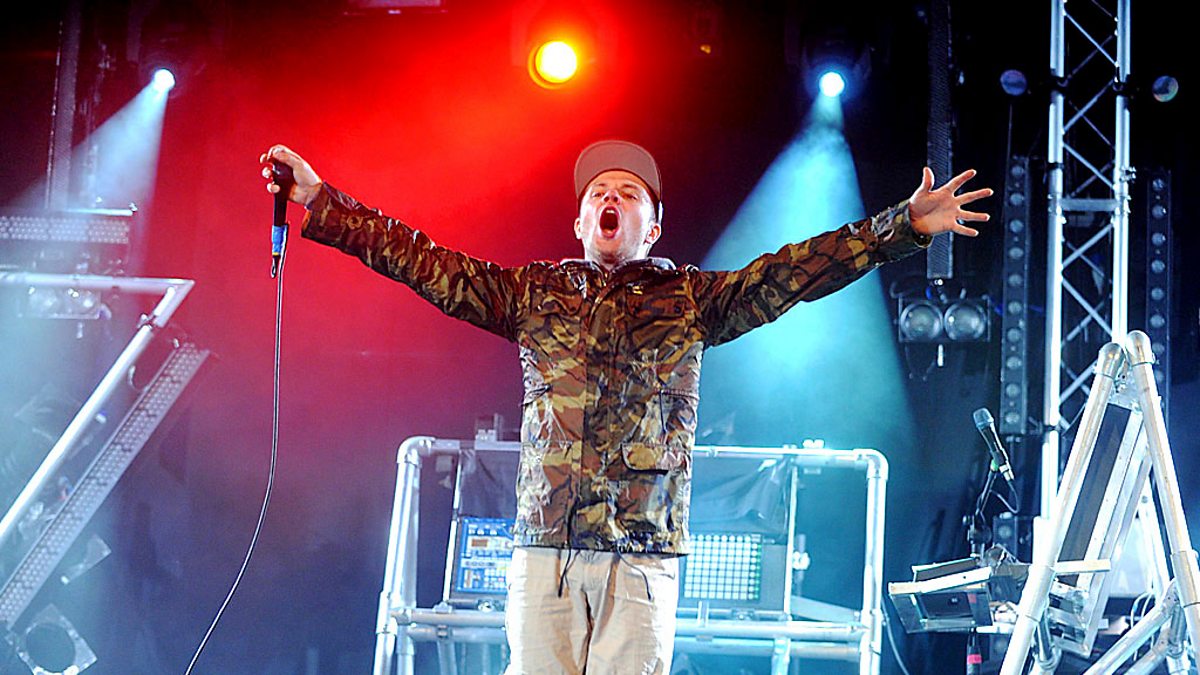 BBC Radio 1 - Hackney Weekend 2012, Reggie Yates and Fearne Cotton ...