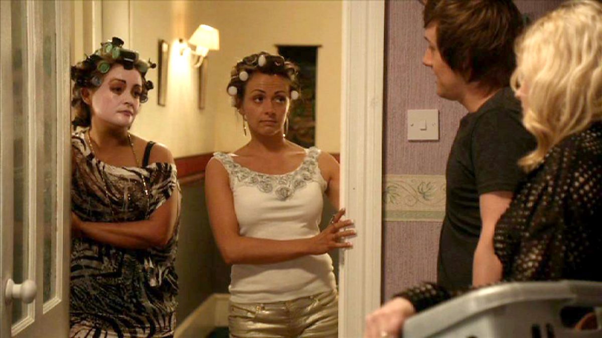 BBC Two - Hebburn, Series 1, Feeling Dynamic, Talk About Me?