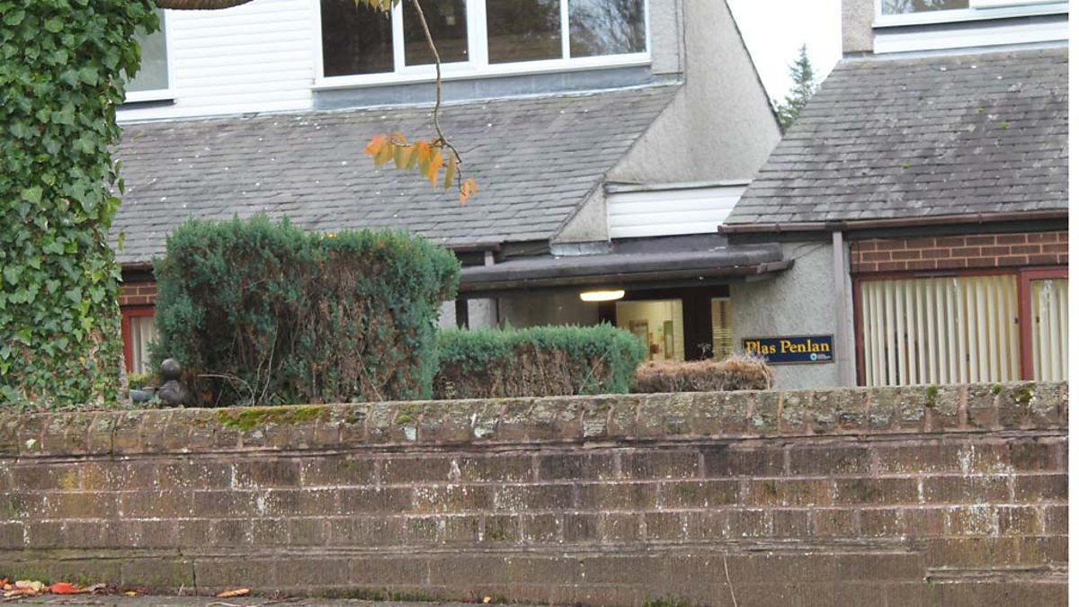 BBC Radio Cymru - Manylu, Bygythiad i gartrefi gofal yr henoed ar Ynys Môn